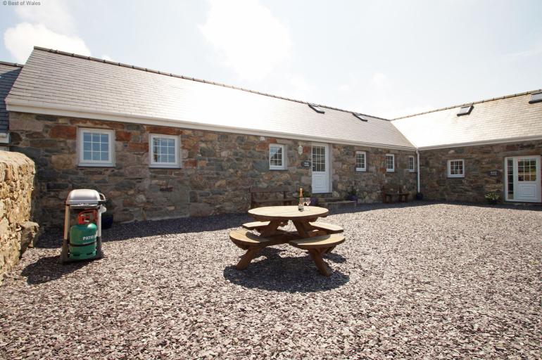 Bythynnod Lleuddad Cottages | Bythynnod Lleuddad Cottages in Llangwnadl