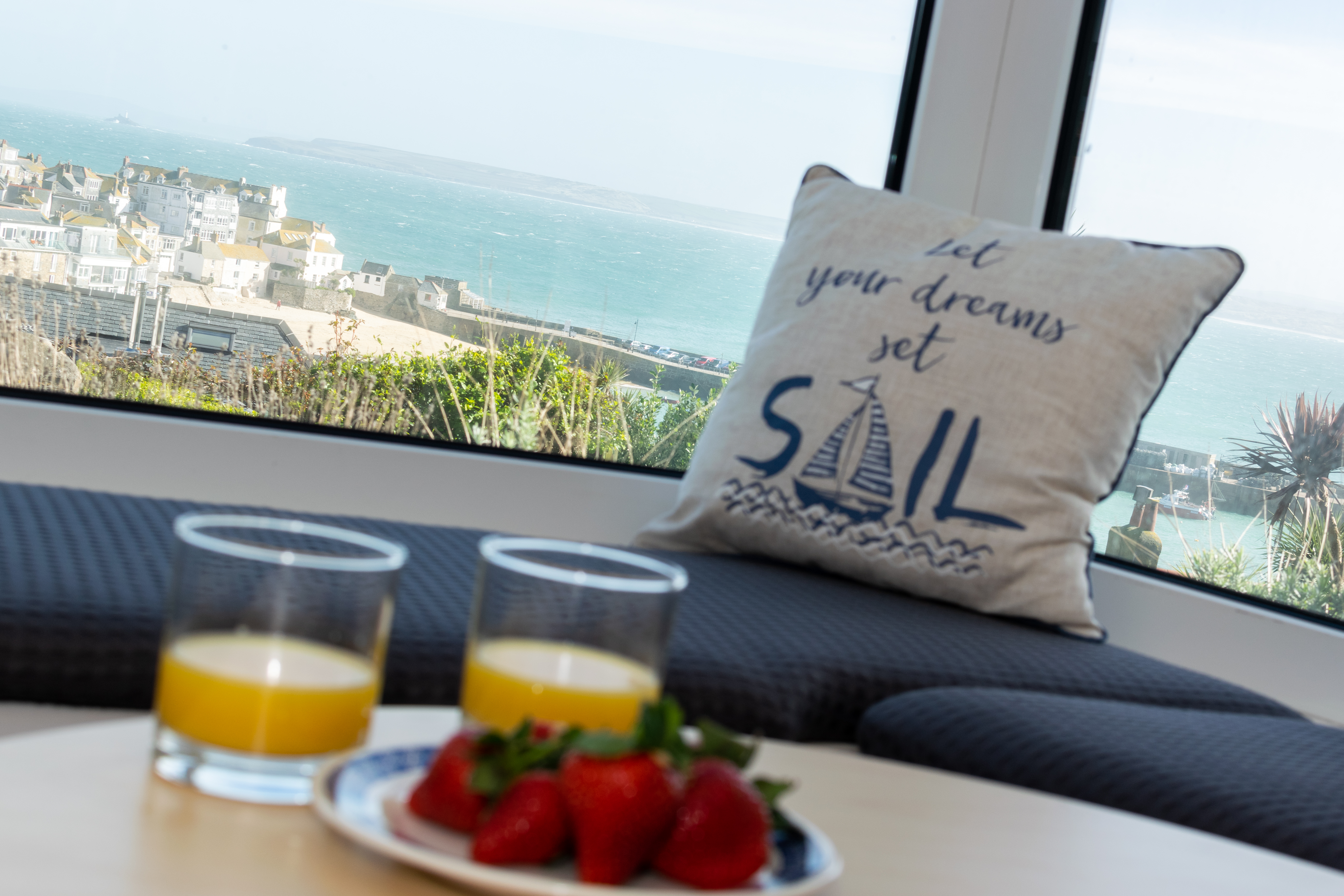 Flat 2, 7 Barnoon Terrace | Flat 2, 7 Barnoon Terrace in St Ives, Cornwall