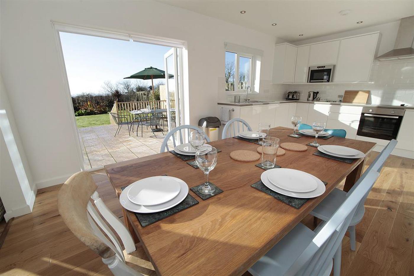 3 Bedroom House in Gower - Dog Friendly Holiday Cottage in Gower, South ...