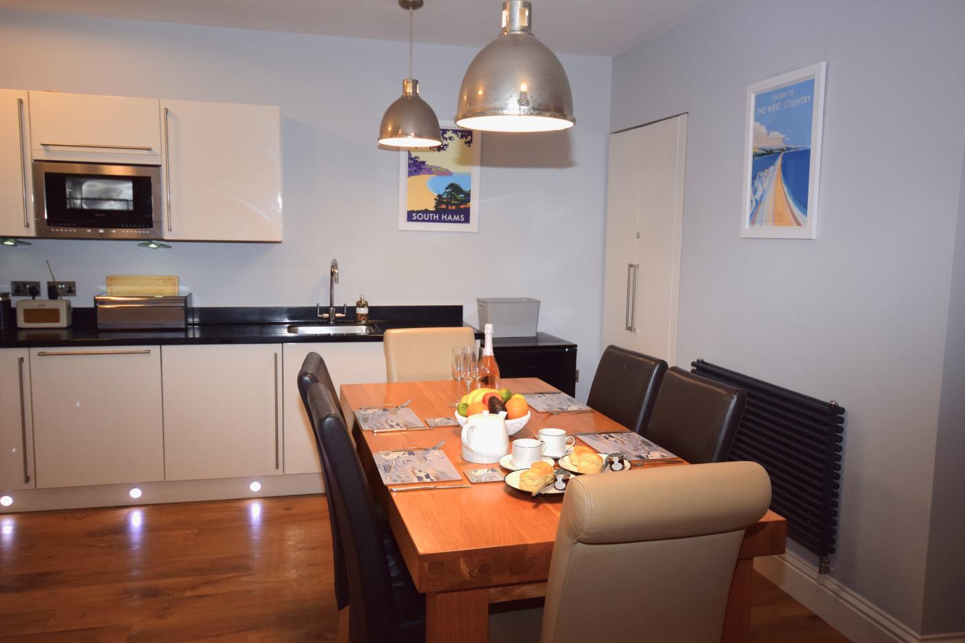 2 Bedroom Apartment in Torcross - Dog Friendly Holiday Cottage in ...
