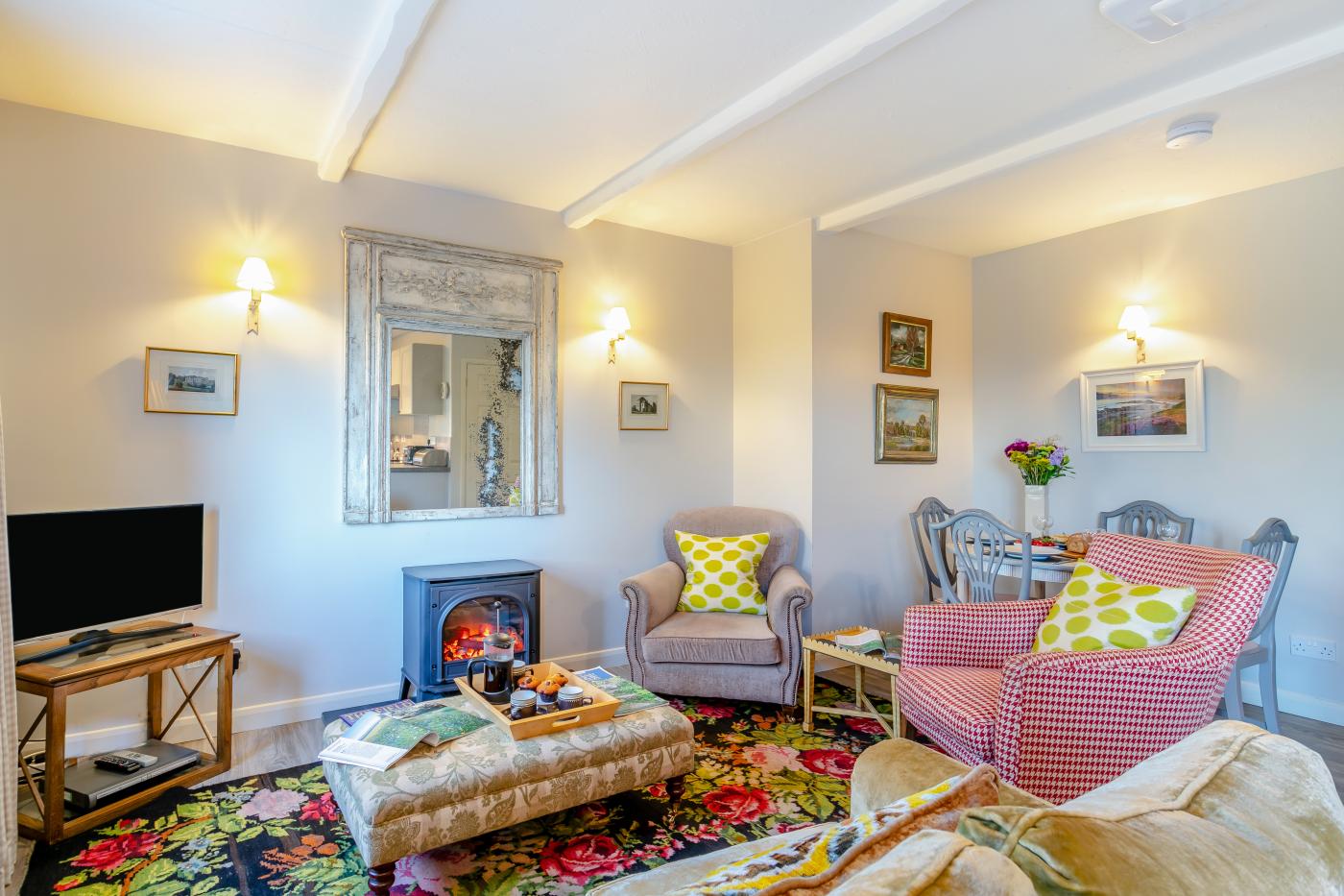 2 Bedroom Cottage in North Tamerton - Dog Friendly Holiday Cottage in ...