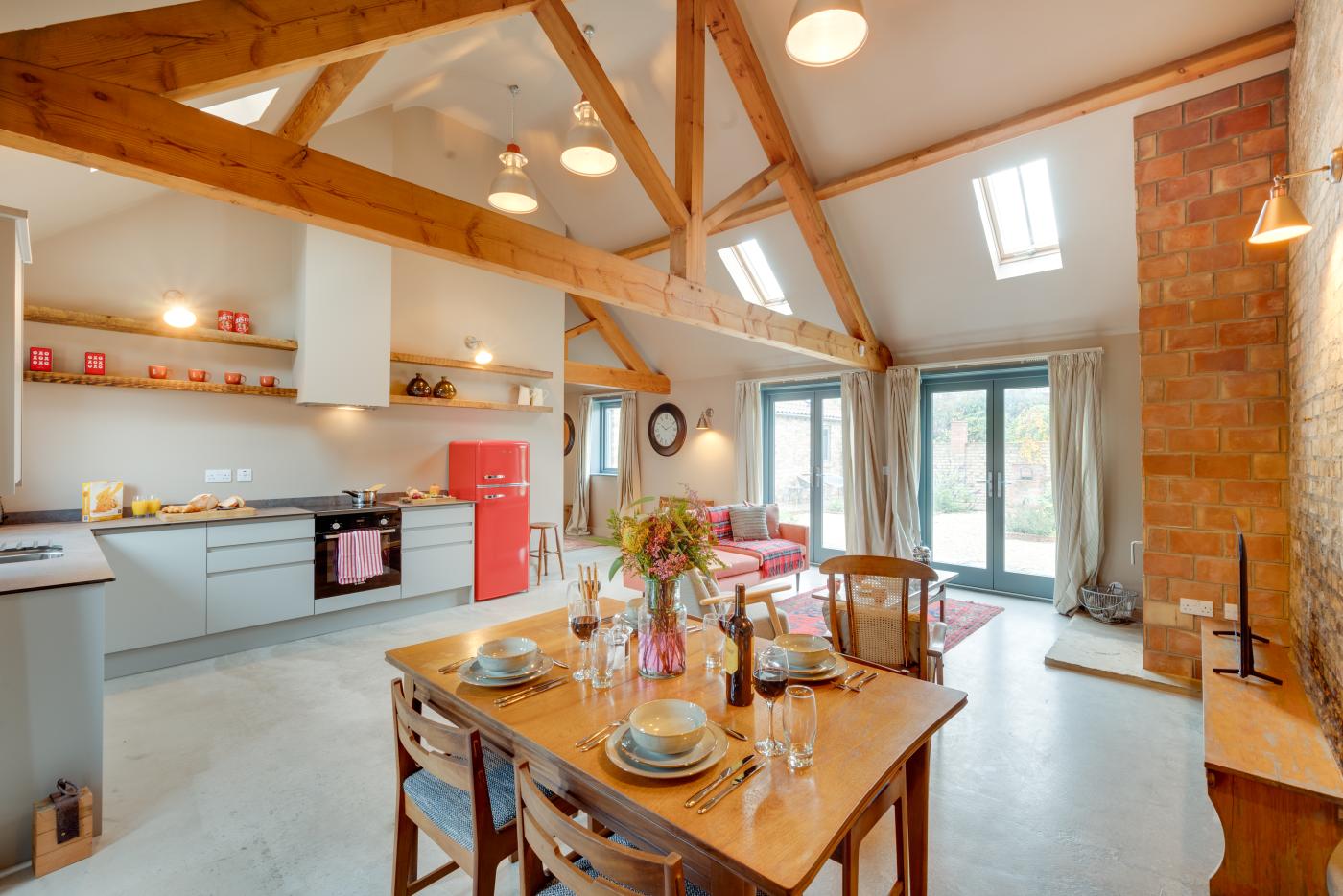 2 Bedroom Cottage in Holme-on-spalding-moor - Dog Friendly Holiday ...