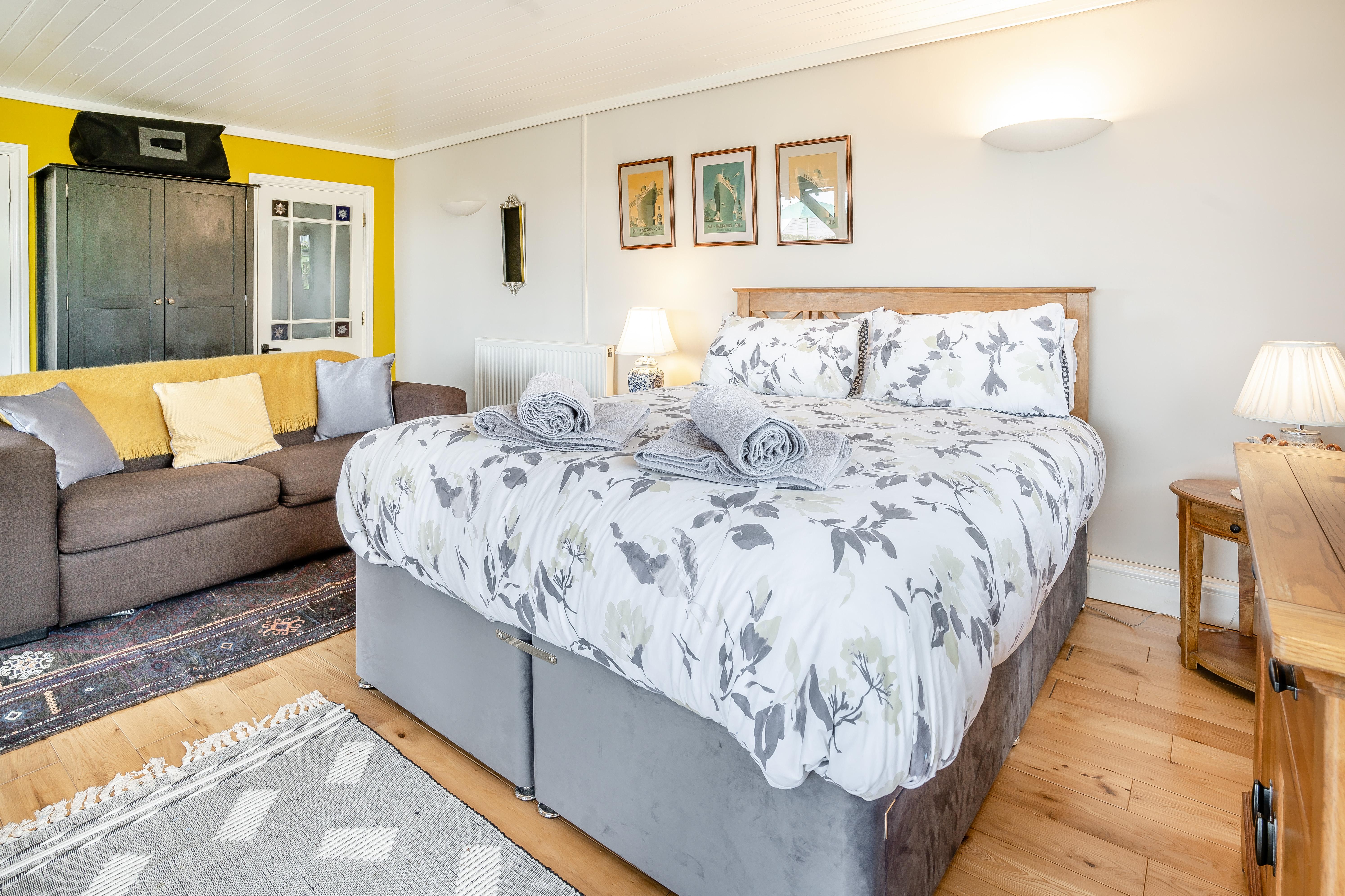 The Gite | The Gite in West Cross, near Mumbles, South Wales