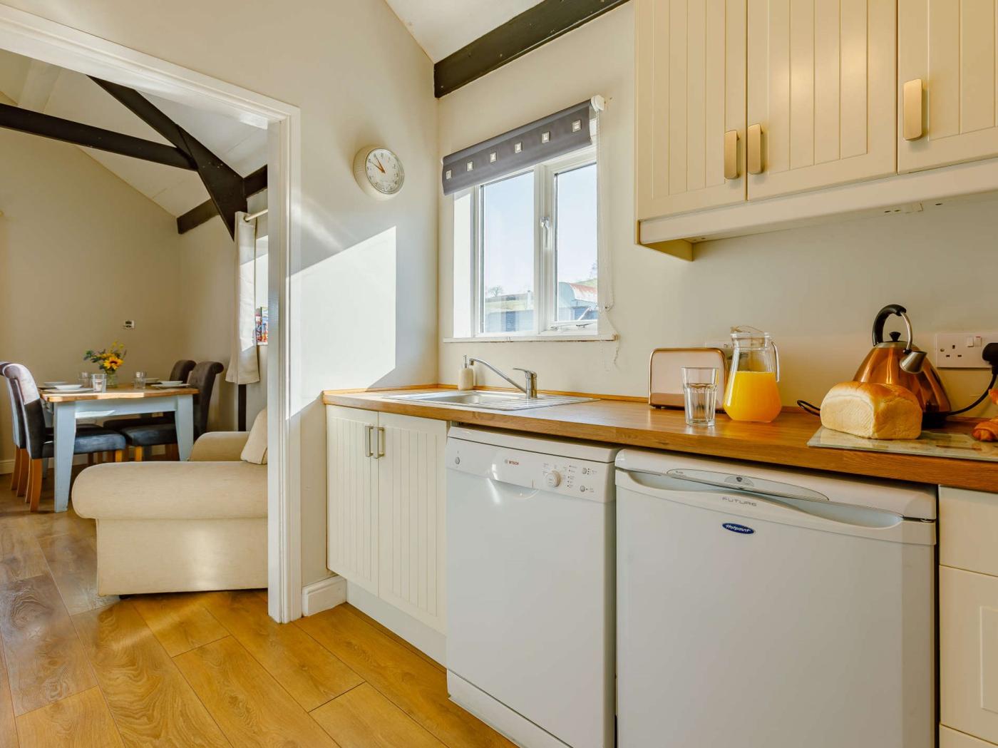 2 Bedroom House in Umberleigh - Dog Friendly Holiday Cottage in ...