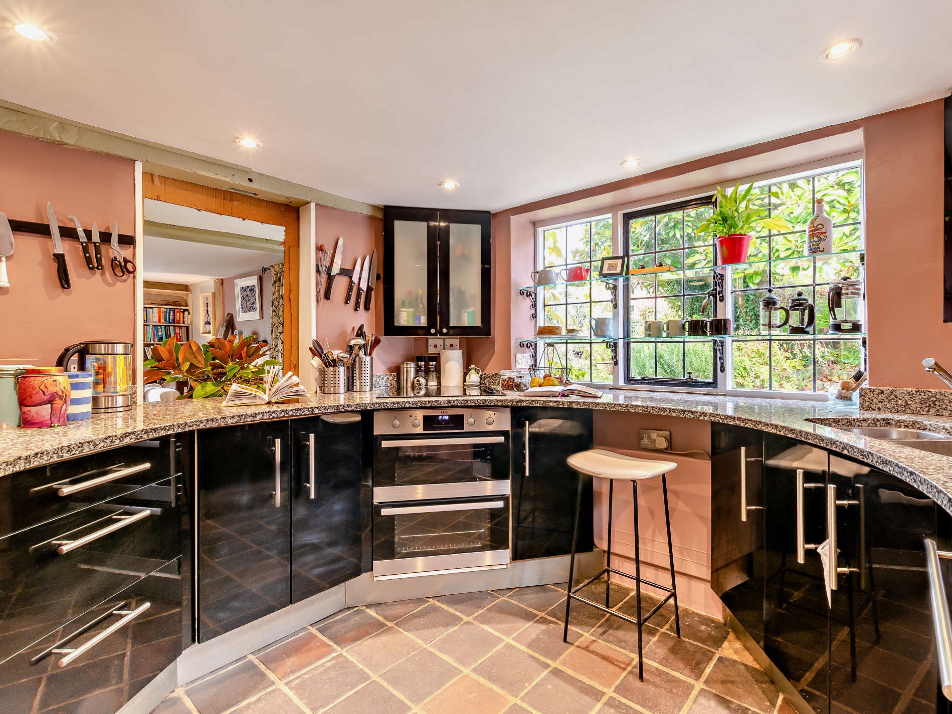 Walnut Tree Cottage | Walnut Tree Cottage in Tonbridge, Kent