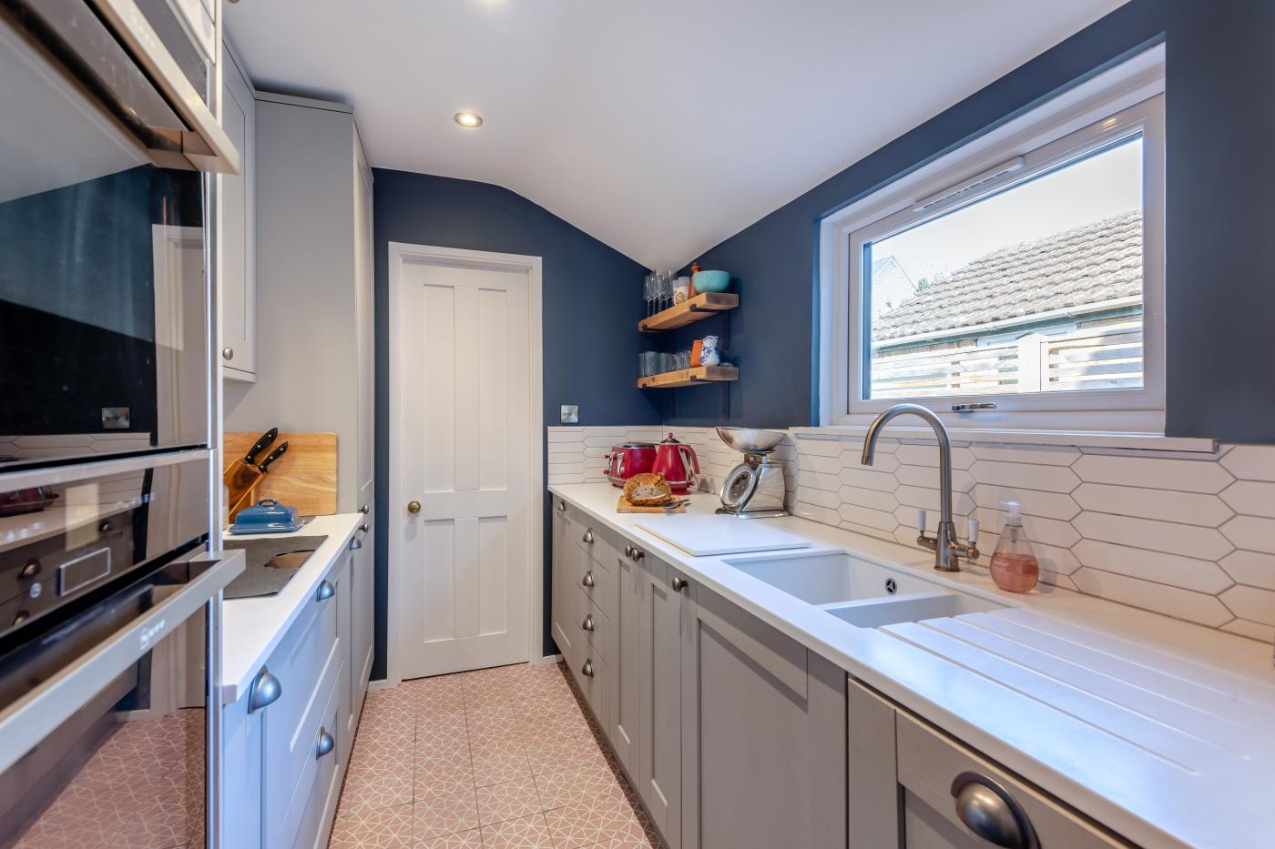 2 Bedroom Cottage in Whitstable - Dog Friendly Holiday Cottage in ...