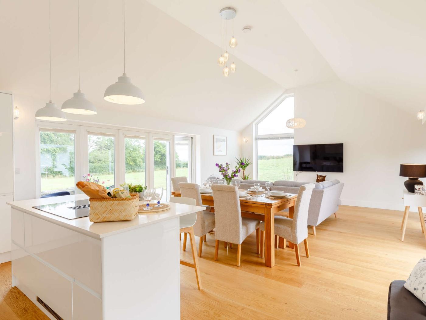 3 Bedroom House in Saltash - Dog Friendly Holiday Cottage in Saltash ...