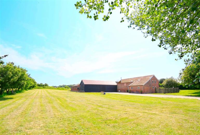 East Barn Cottage | East Barn Cottage in Knodishall
