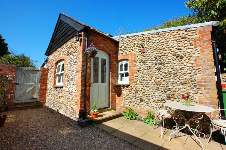 Courtyard Cottage | Courtyard Cottage in Stiffkey