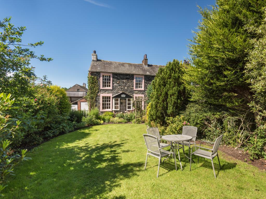 2 Bedroom Cottage in Keswick - Dog Friendly Holiday Cottage in Keswick ...