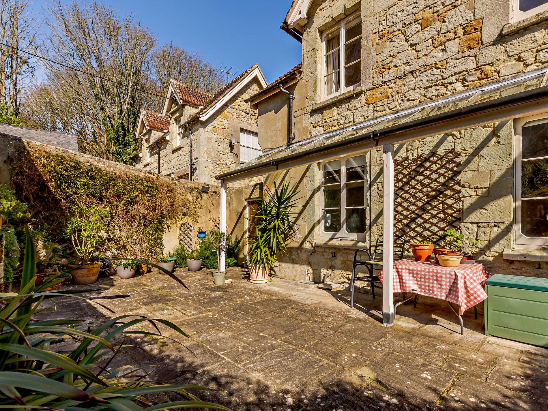 The Wing - Puckaster House | The Wing - Puckaster House in Niton ...