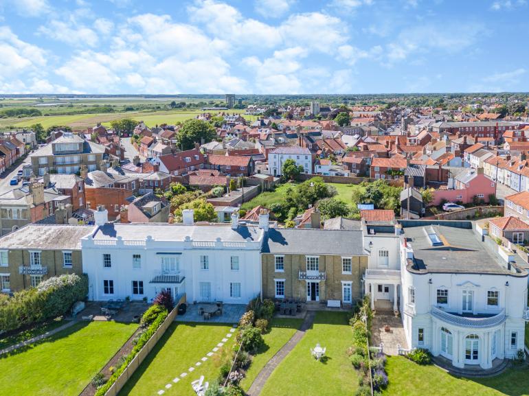 3 Centre Cliff | 3 Centre Cliff in Southwold