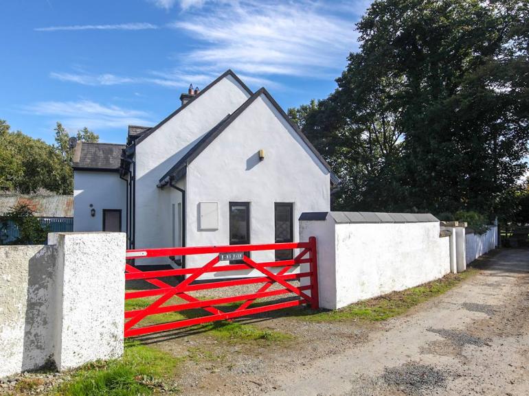 Home Farm Cottage | Home Farm Cottage in Campile