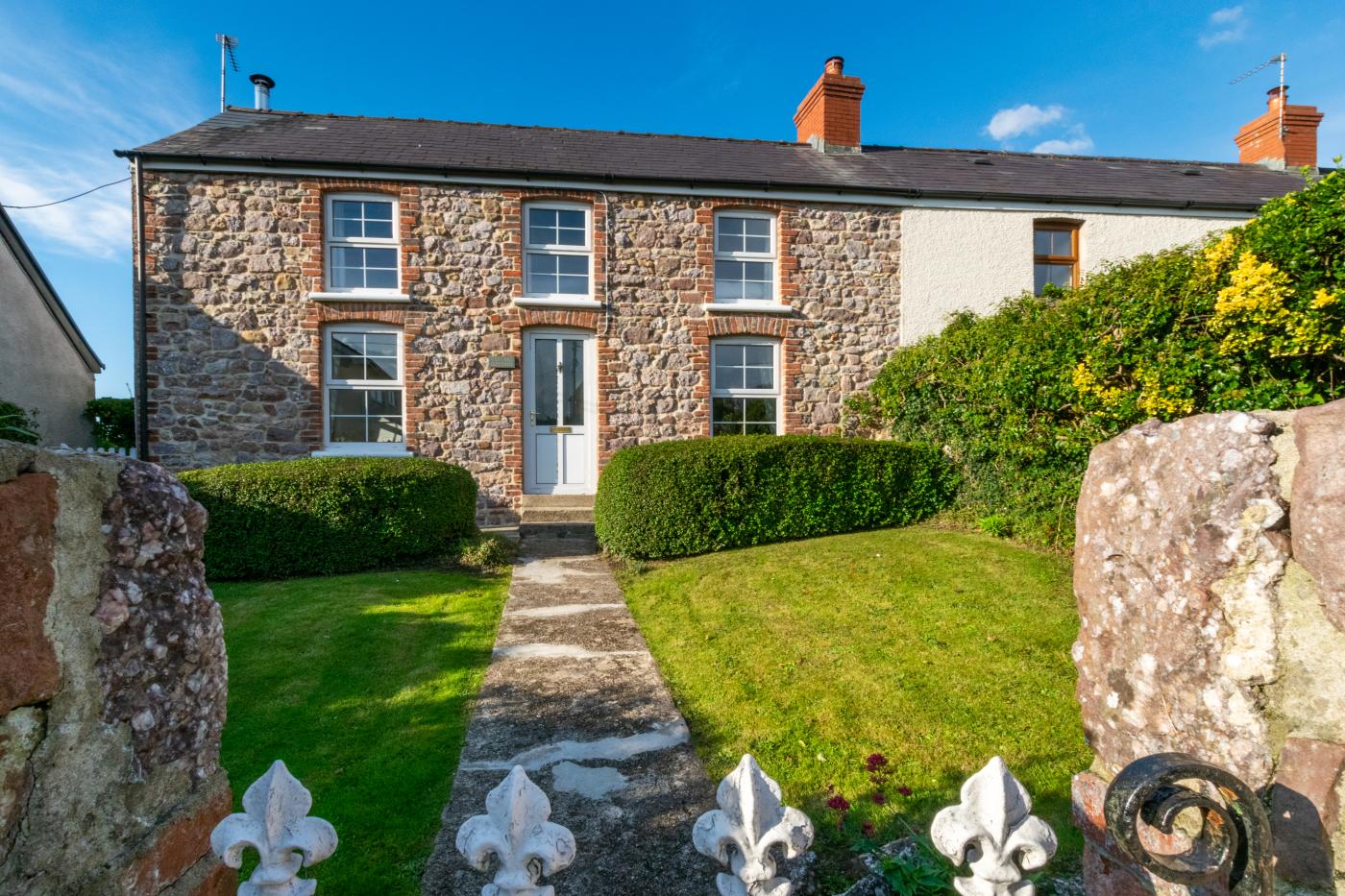 3 Bedroom Cottage in Gower - Dog Friendly Holiday Cottage in Gower ...