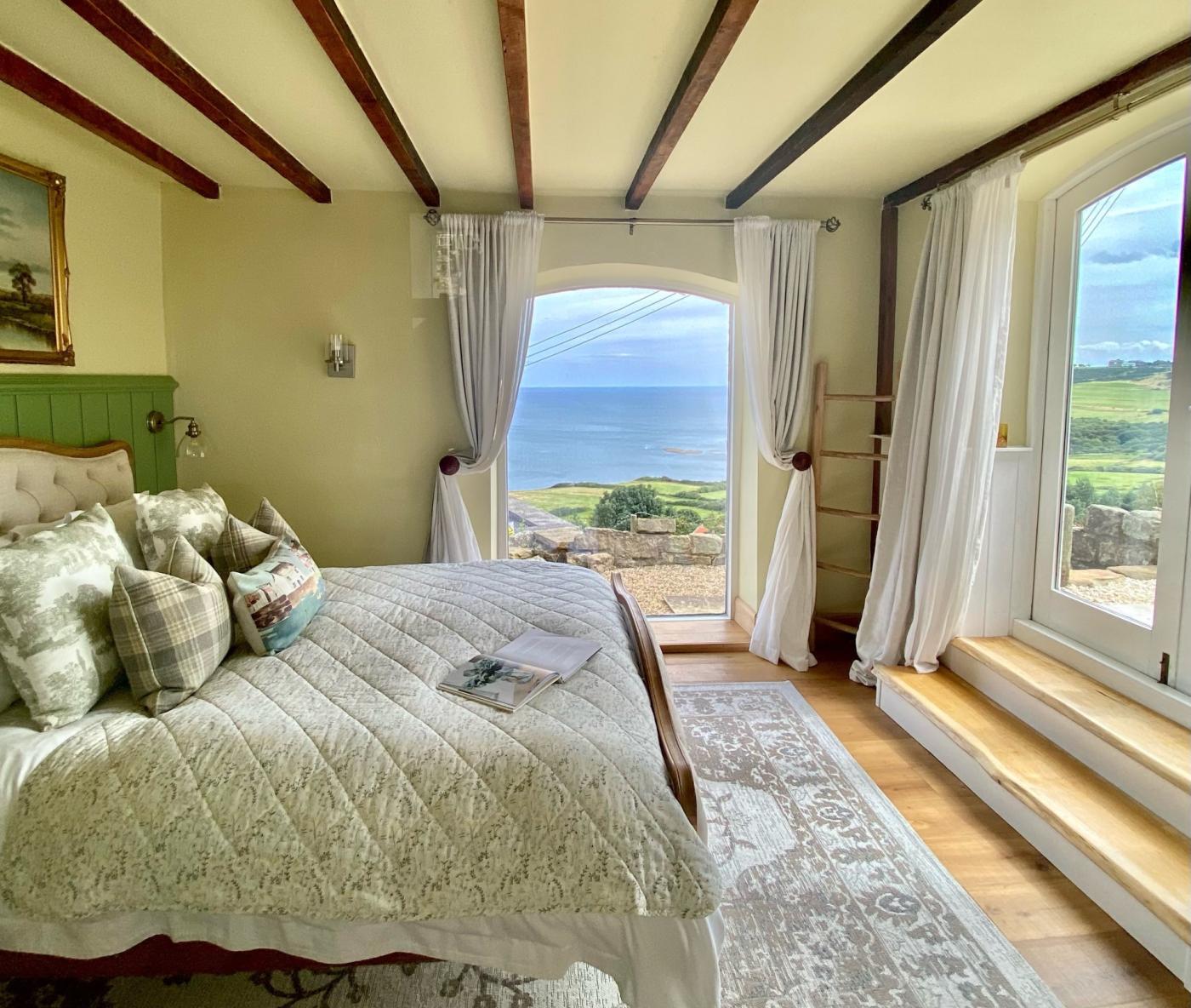 3 Bedroom Cottage in Scarborough - Dog Friendly Holiday Cottage in ...