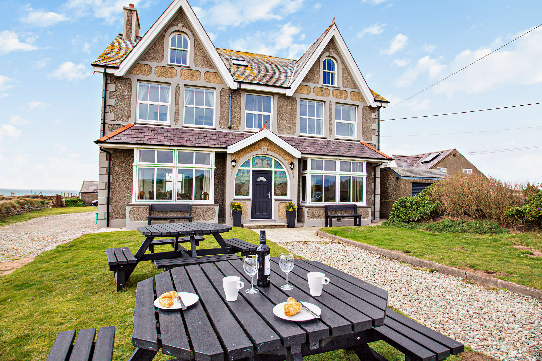Fferm Ar Y Môr | Fferm Ar Y Môr in Pwllheli, North Wales