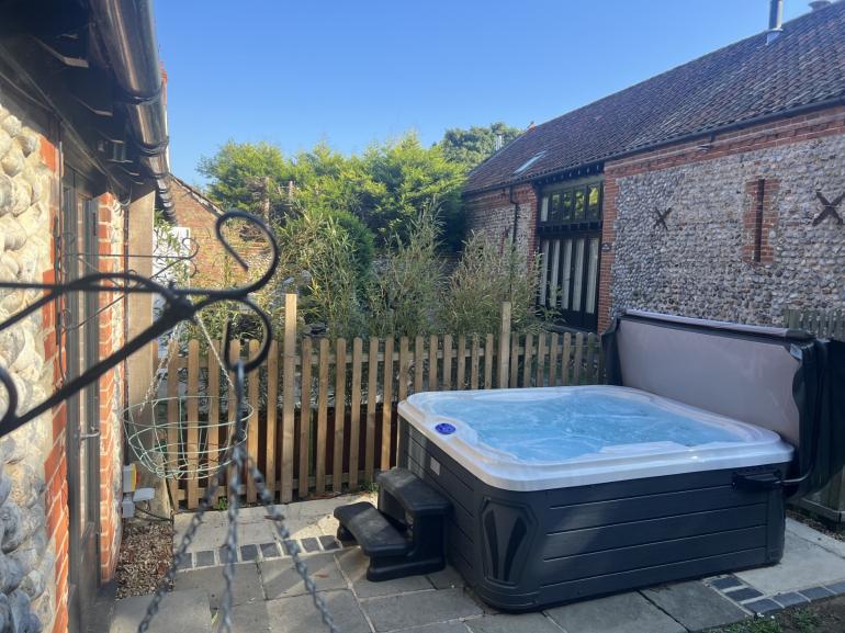 Rainbow Cottage | Rainbow Cottage in Roughton