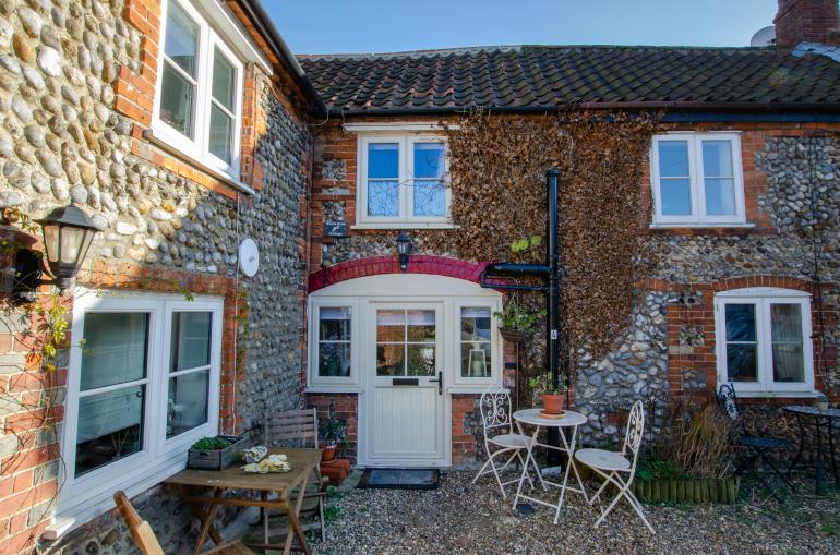 White Rose Cottage | White Rose Cottage in Bodham