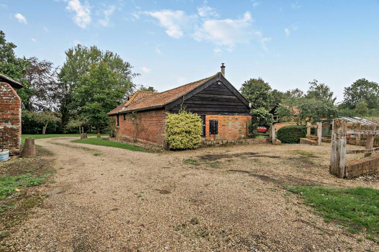 Beveriche Manor Farm Lodge | Beveriche Manor Farm Lodge in Middleton