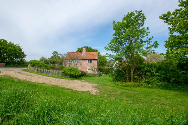 Riverside Cottage | Riverside Cottage in Snape