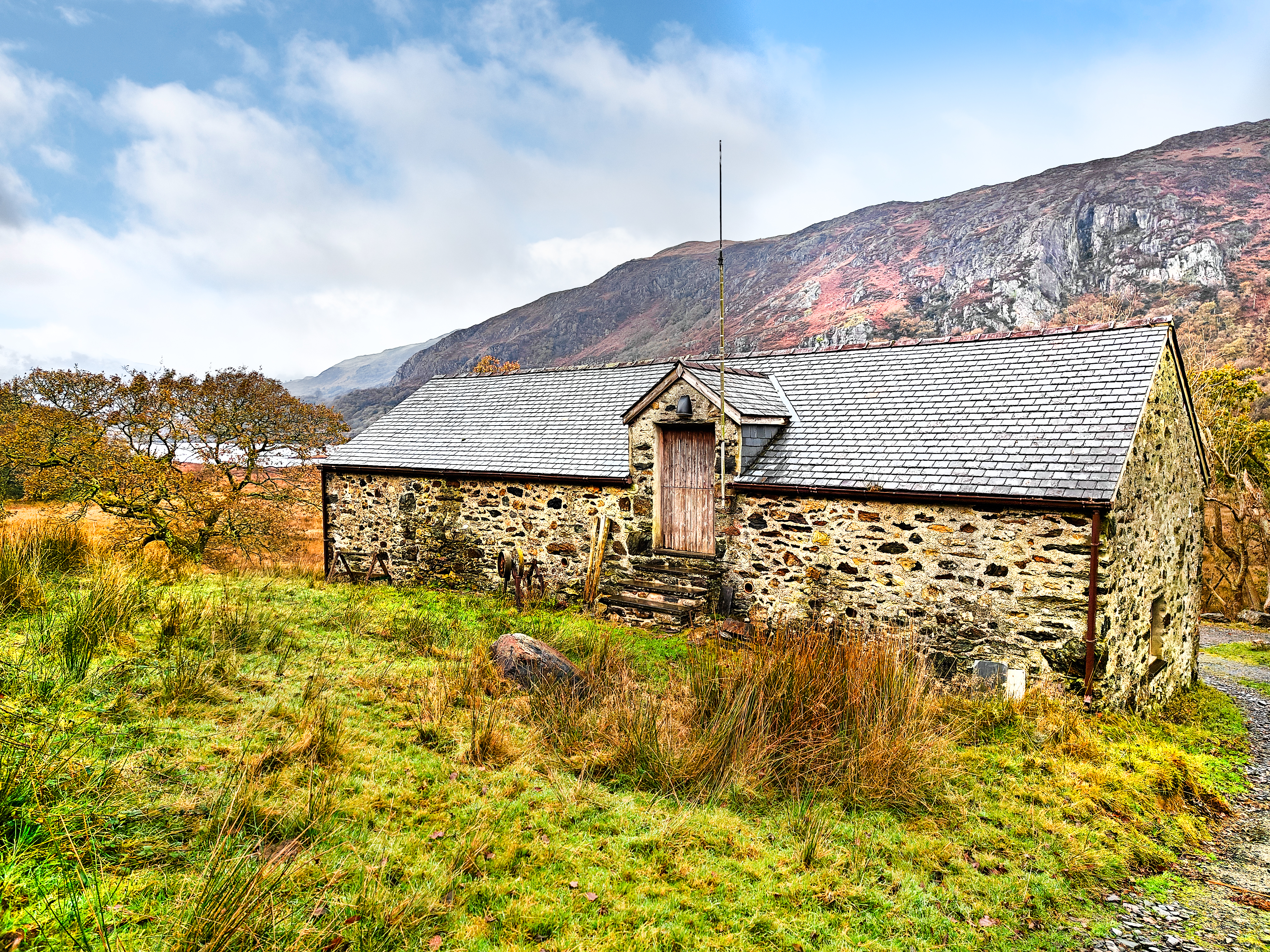 Llyndy Isaf | Llyndy Isaf in Nant Gwynant, near Beddgelert, North Wales