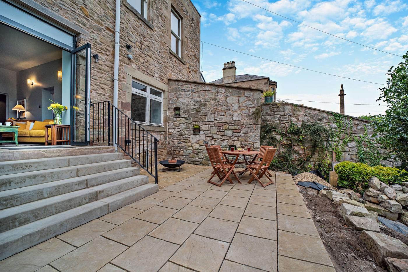 2 Bedroom Cottage in Coldstream - Dog Friendly Holiday Cottage in ...