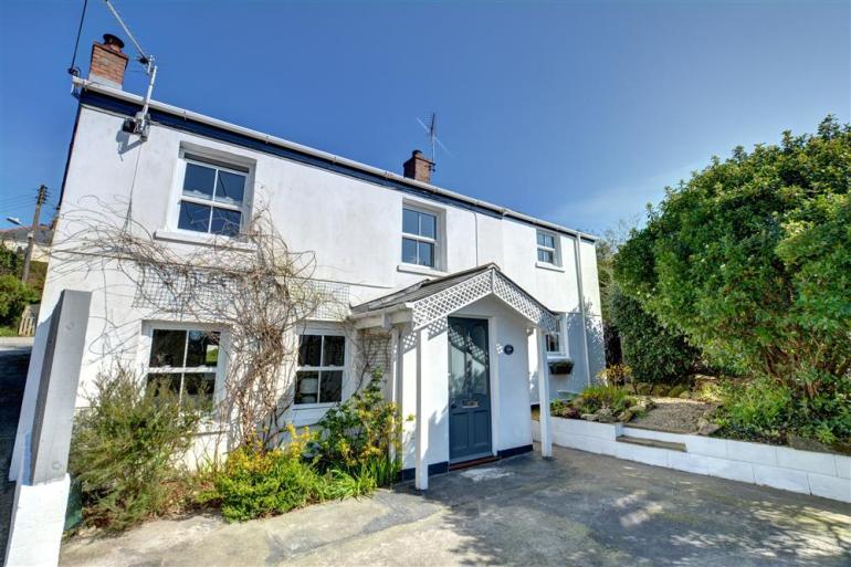 Corner Cottage | Corner Cottage in St Columb