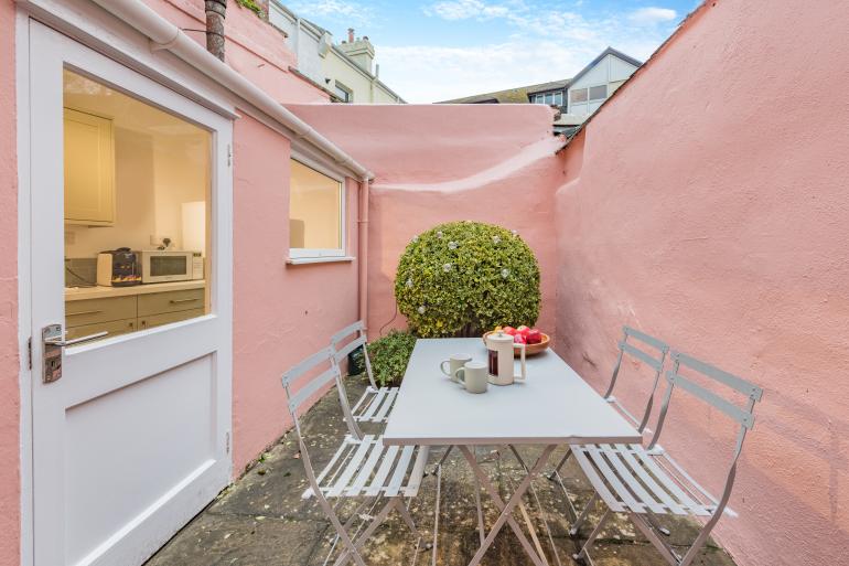 Back Beach Cottage | Back Beach Cottage in Teignmouth