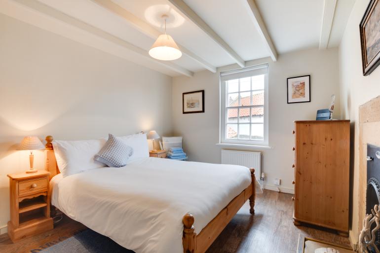 Storm Cottage | Storm Cottage in Robin Hood's Bay