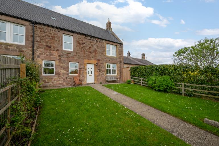 Hedgerow Cottage | Hedgerow Cottage in Nr Beadnell