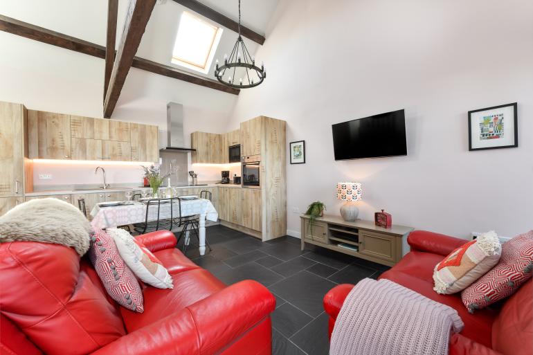 Corlan Lleuddad | Corlan Lleuddad in Llangwnadl