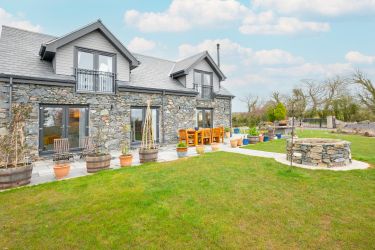 Menai Bridge holiday cottages | Wales Cottage Holidays