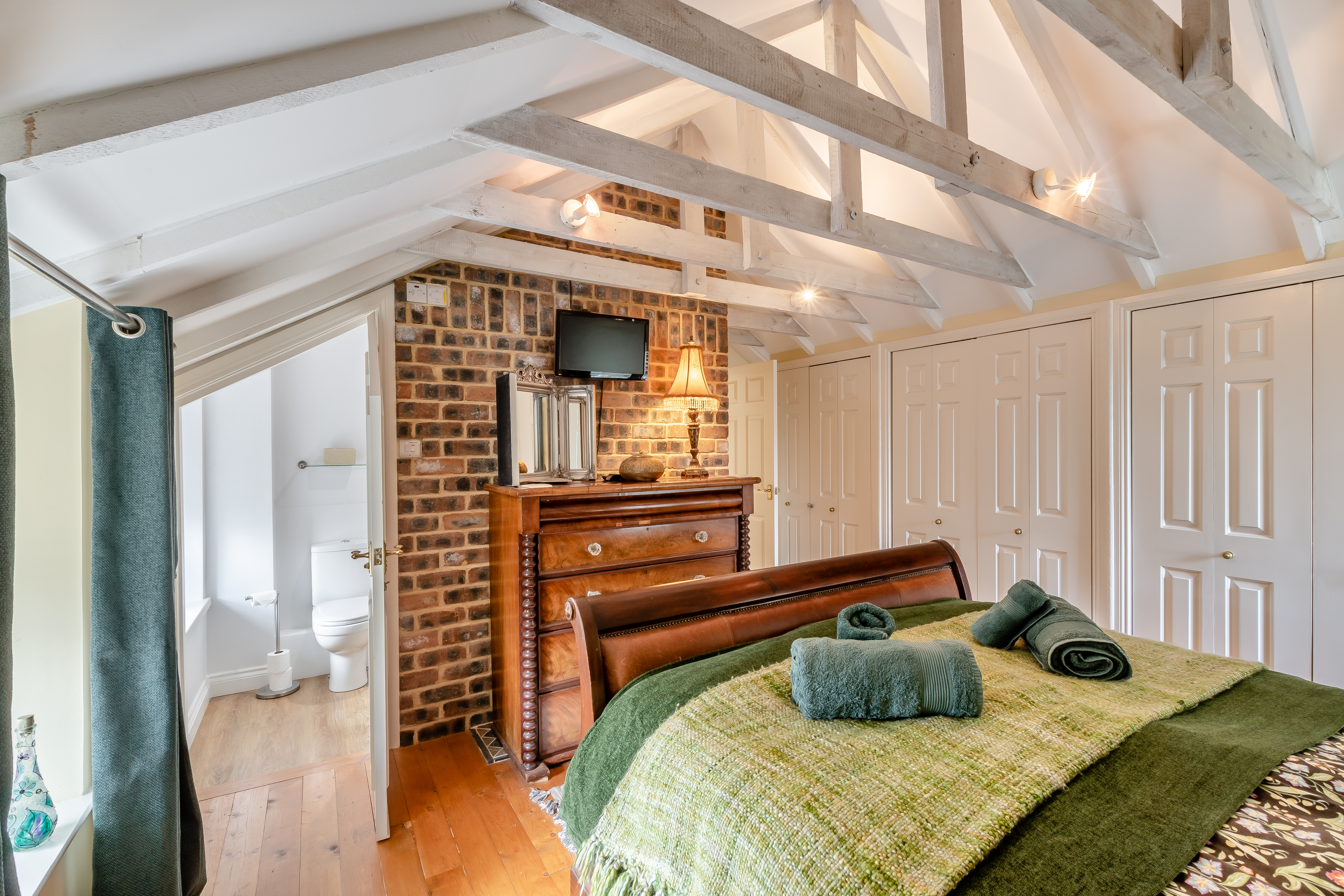 Wisteria Cottage - Netherton | Wisteria Cottage - Netherton in ...