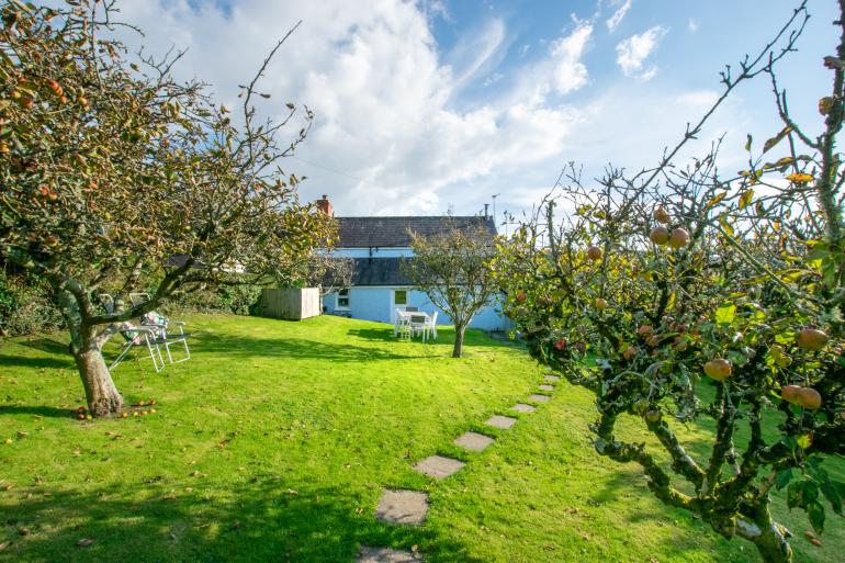 West End Cottage | West End Cottage in Gower