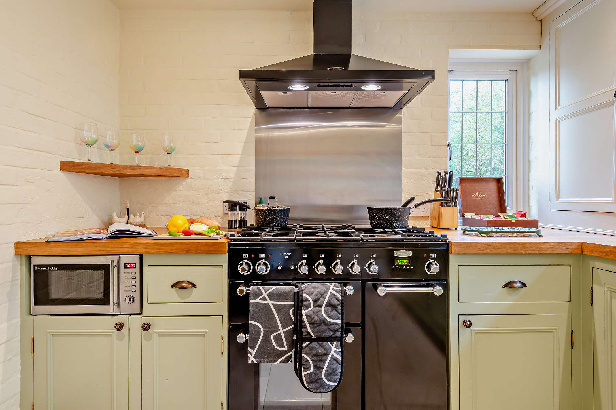 Throop House Cottage - Bournemouth | Throop House Cottage - Bournemouth ...