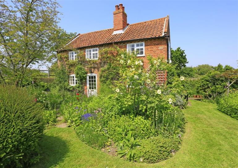 Riverside Cottage | Riverside Cottage in Snape