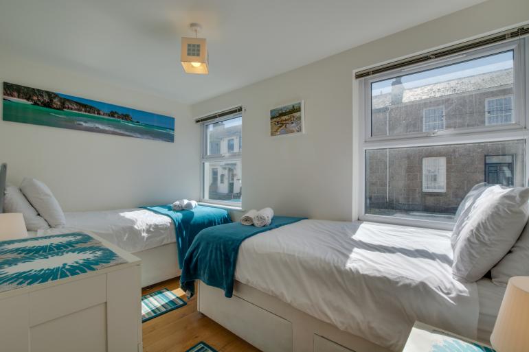 Over the Harbour, 4 Fernlea Court | Over the Harbour, 4 Fernlea Court ...