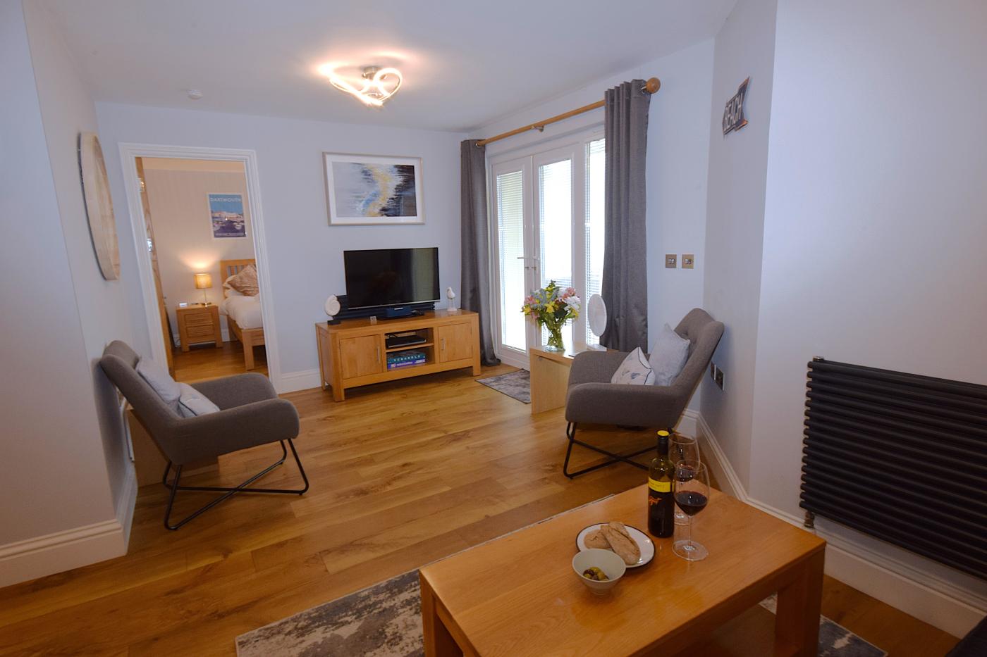 2 Bedroom Apartment in Torcross - Dog Friendly Holiday Cottage in ...