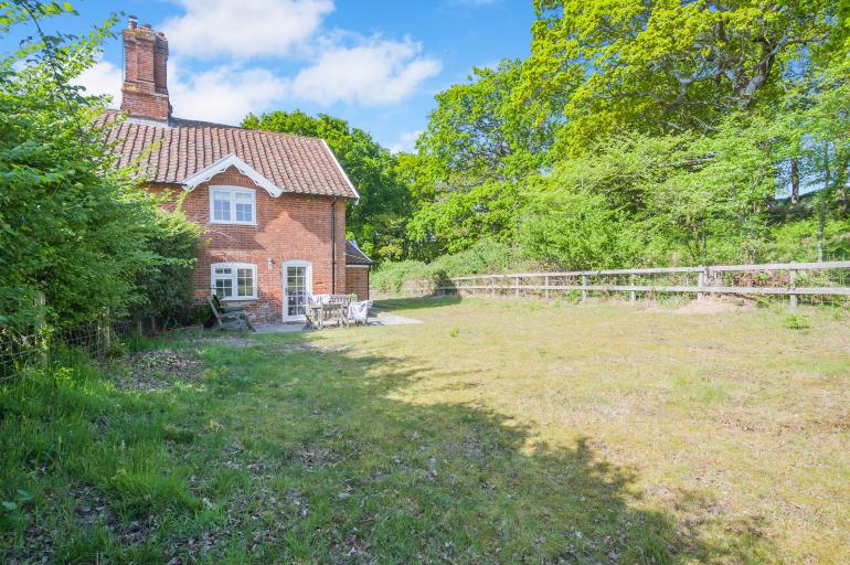 Walnut Tree Cottage | Walnut Tree Cottage in Dunwich