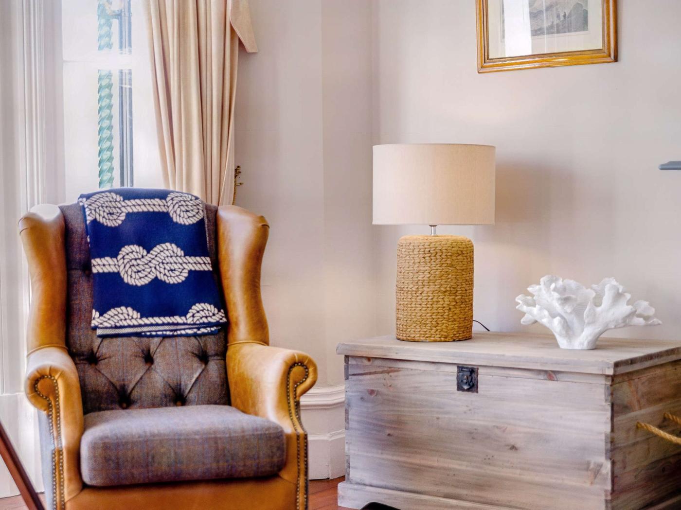4 Bedroom Cottage in East Cowes - Dog Friendly Holiday Cottage in East ...