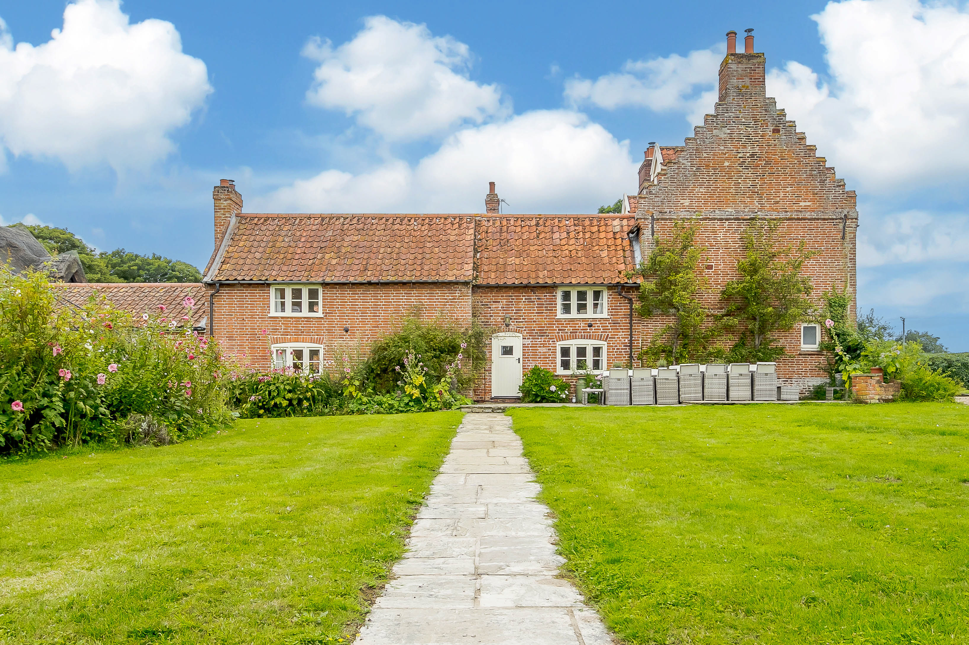 Marsh Farmhouse | Marsh Farmhouse in Ellough, near Beccles, Suffolk
