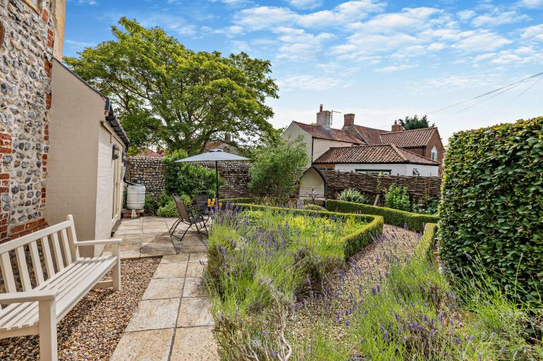 Thatch Cottage | Thatch Cottage in Trunch