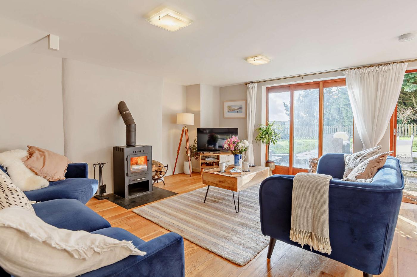 3 Bedroom Cottage in Polbathic - Dog Friendly Holiday Cottage in ...