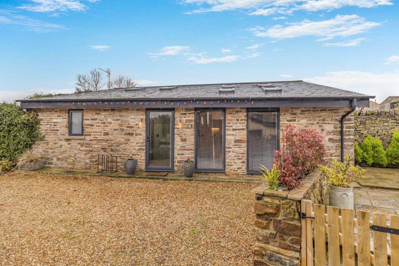 1 Bedroom Cottage in Totley - Dog Friendly Holiday Cottage in Totley ...