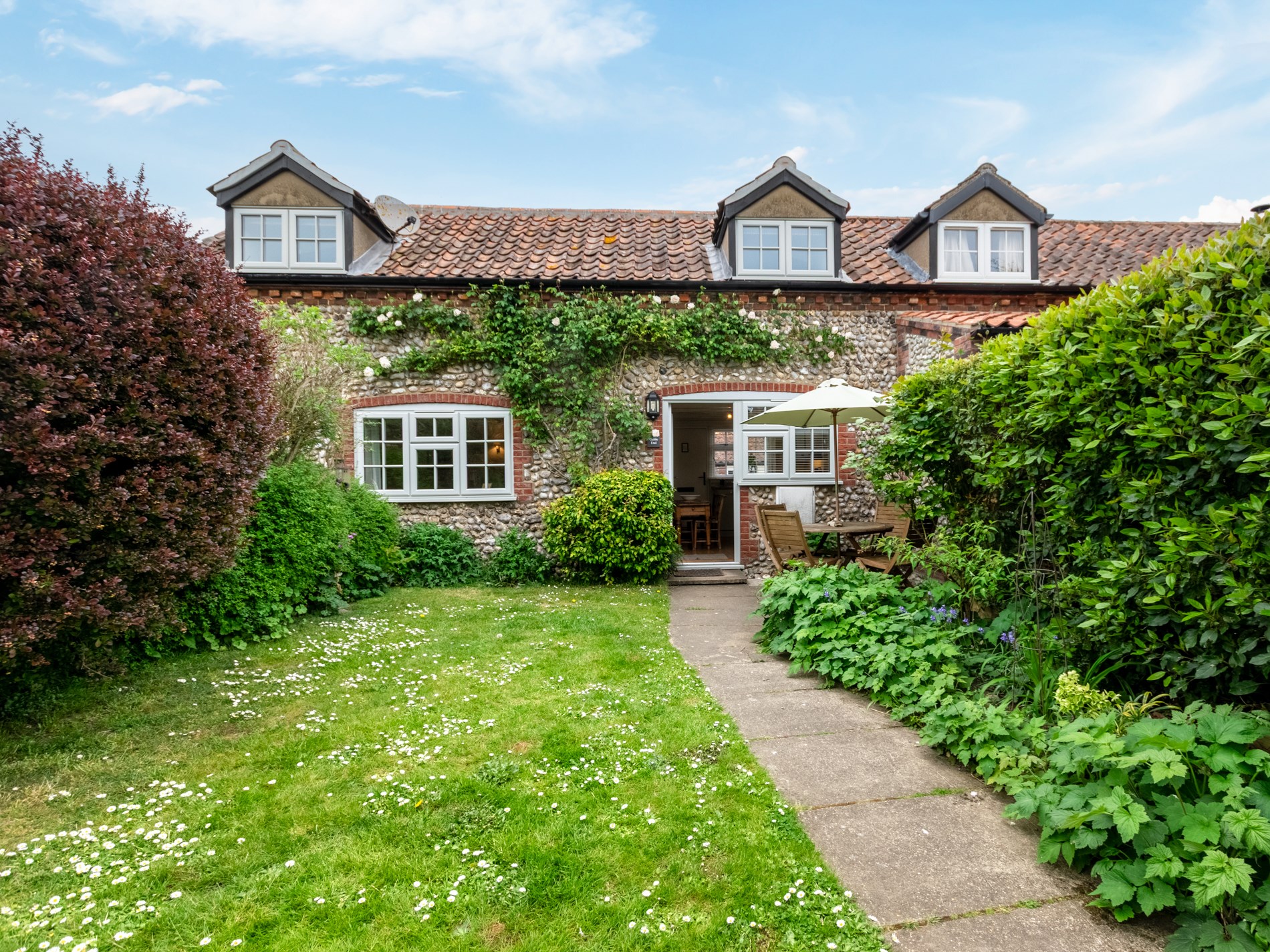 Gable End Cottage | Gable End Cottage in Kelling, near Holt, Norfolk