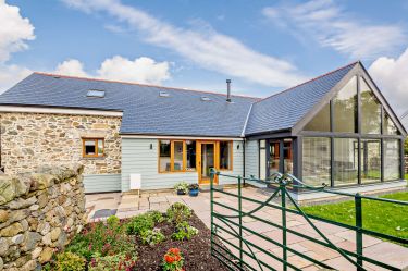 Menai Bridge holiday cottages | Wales Cottage Holidays