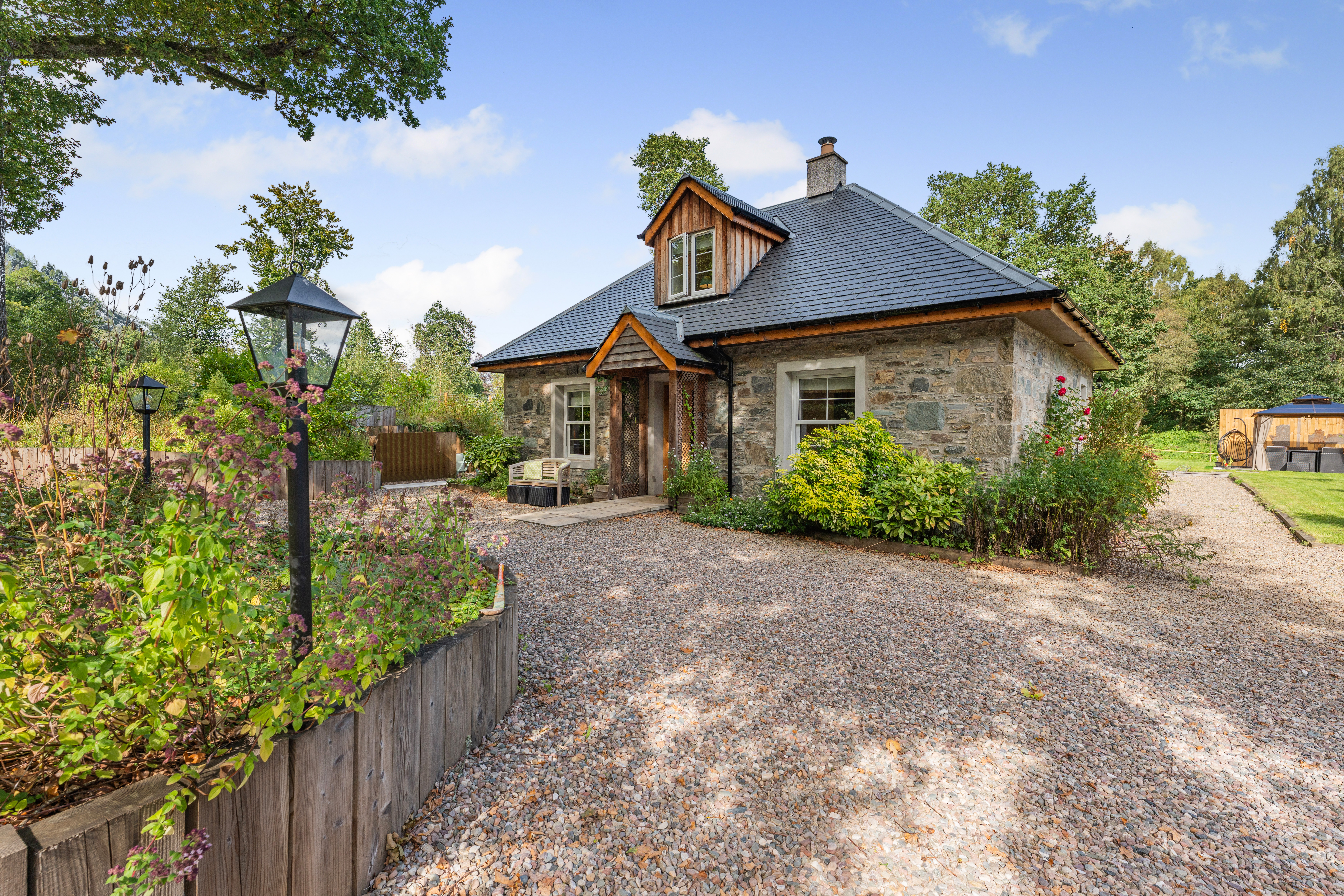 Oak Tree Cottage - Dunkeld | Oak Tree Cottage - Dunkeld in Birnam ...