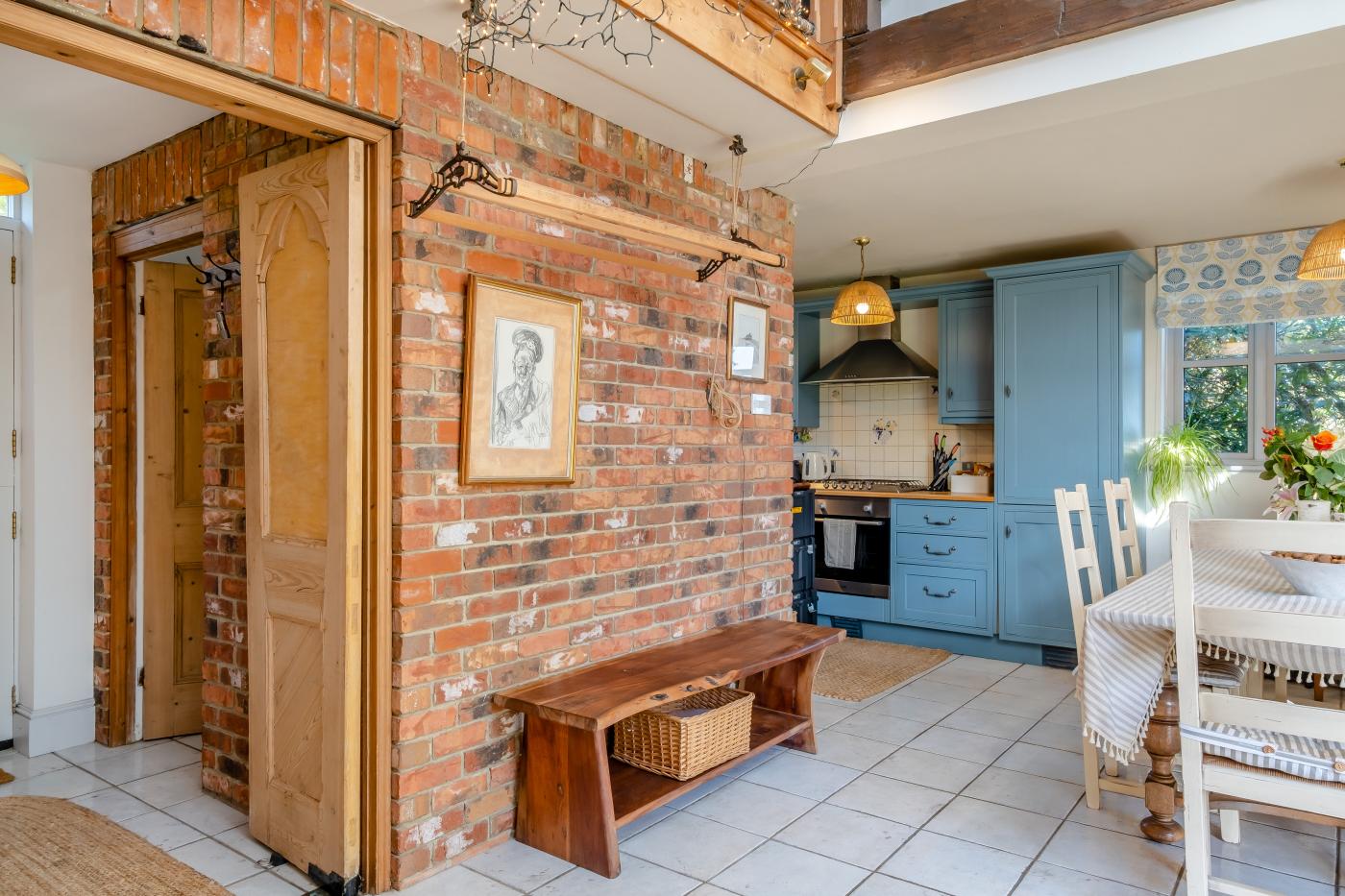 3 Bedroom House in Upton - Dog Friendly Holiday Cottage in Upton, South ...