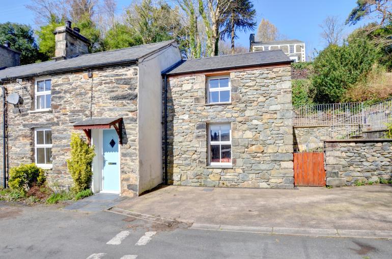 2 Efail Wen | 2 Efail Wen in Penrhyndeudraeth