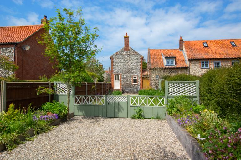 Town Yard Cottage | Town Yard Cottage in Cley